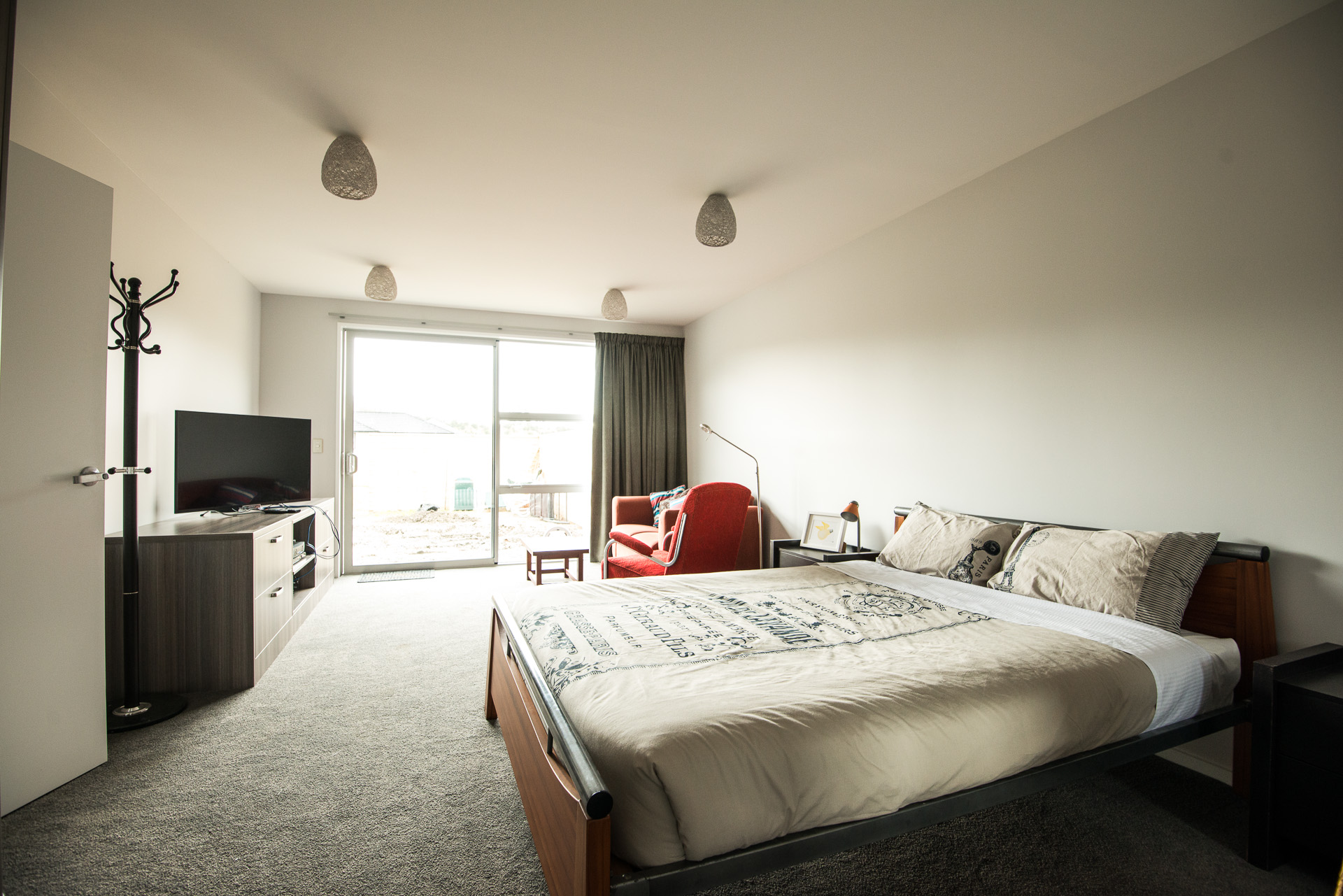 Available NOW - Rent-A-Room